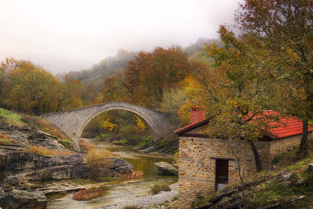 Το γεφύρι και ο καταρράκτης της Χρυσαυγής - Visit West Macedonia