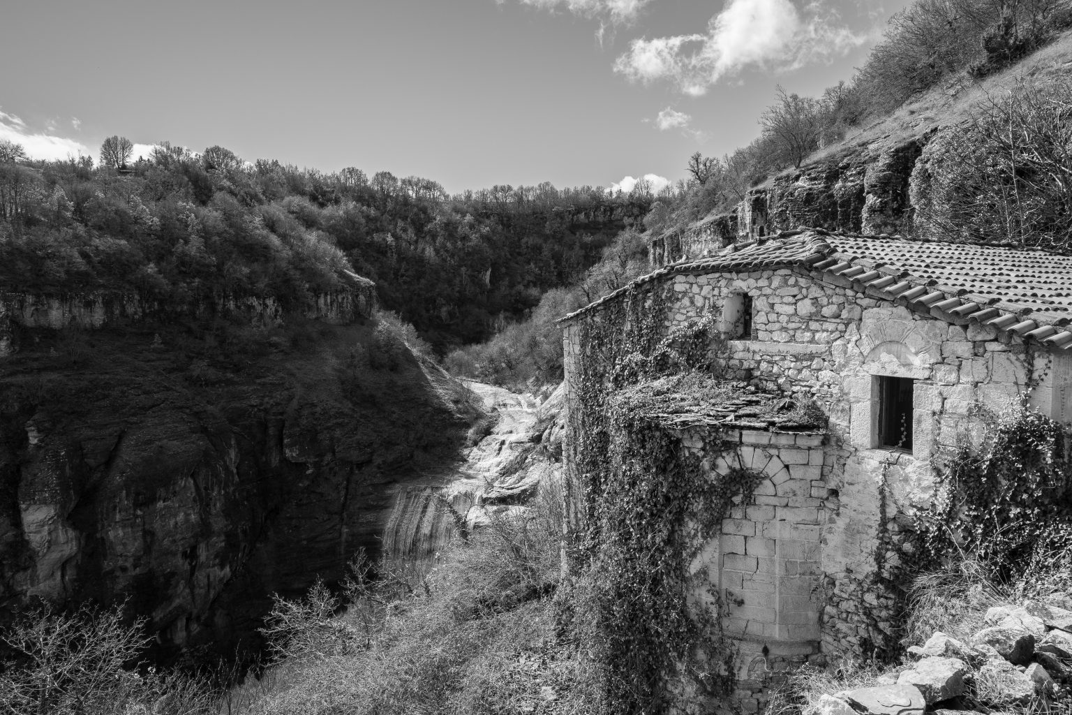Ο καταρράκτης της Αγ. Άννας στο Νεστόριο Καστοριάς - Visit West Macedonia